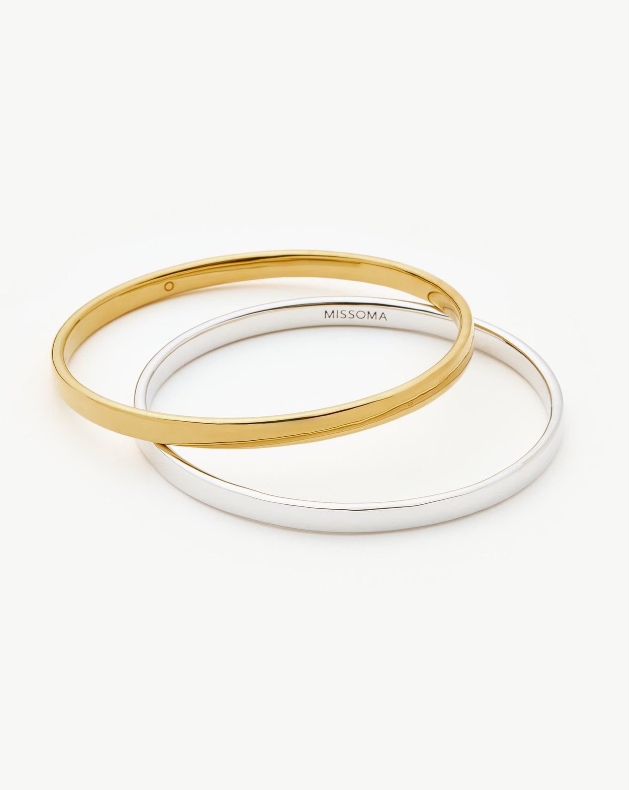 Bangle & Cuff Size Guide with Chart | Missoma UK
