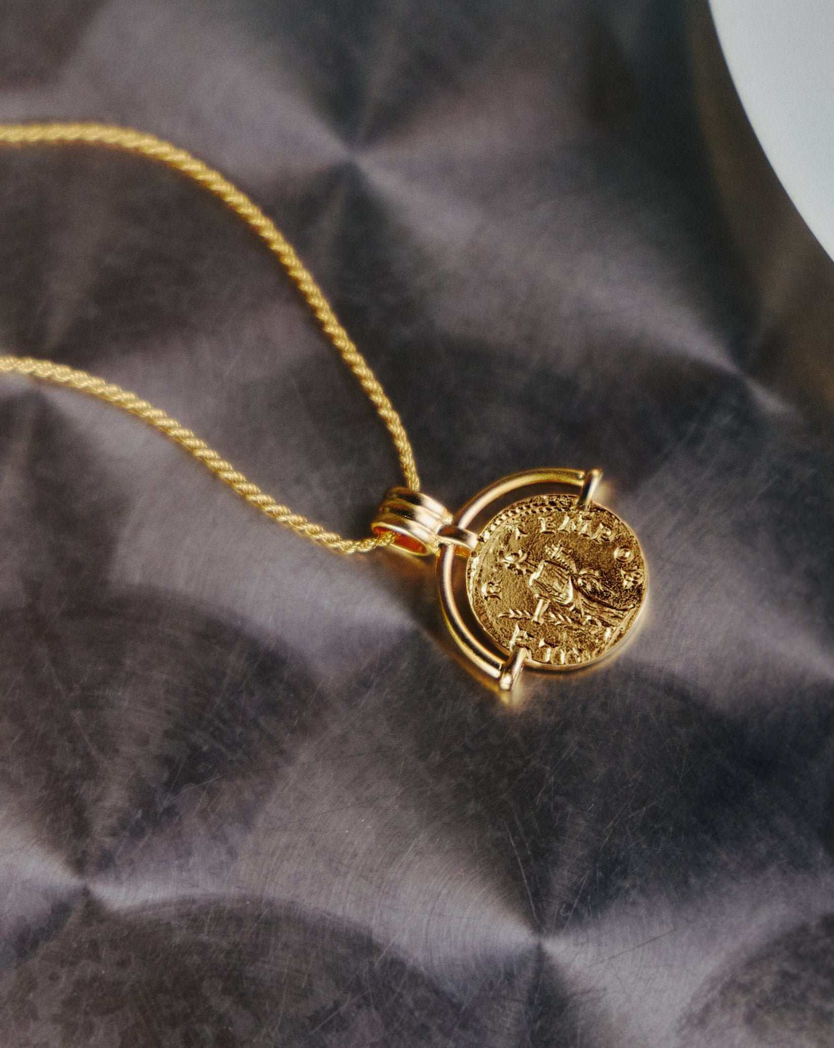 Lucy Williams Medium Engravable Roman Arc Coin Necklace | Gold | Missoma