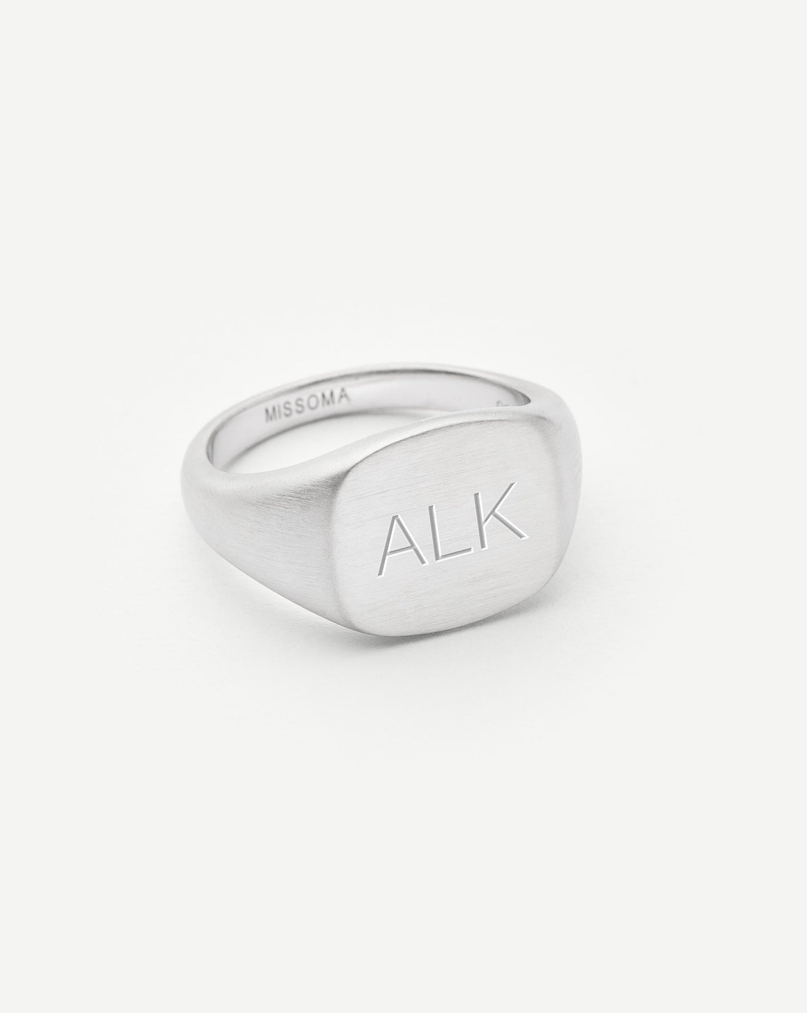 Mens Engravable Signet Ring | Sterling Silver | Missoma