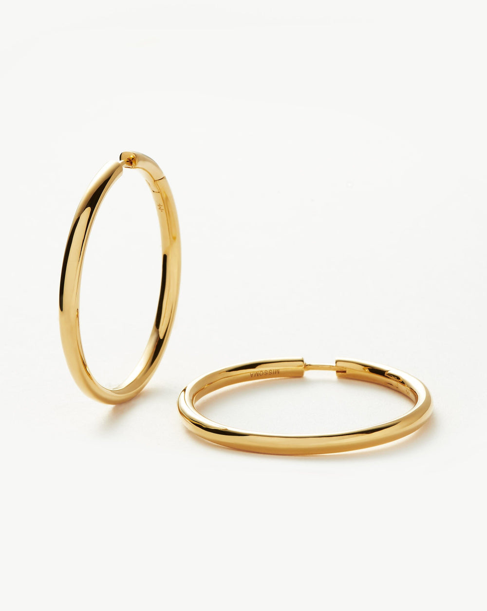 Classic Tunnel Medium Hoop Earrings | 18ct Gold Plated Earrings | Missoma