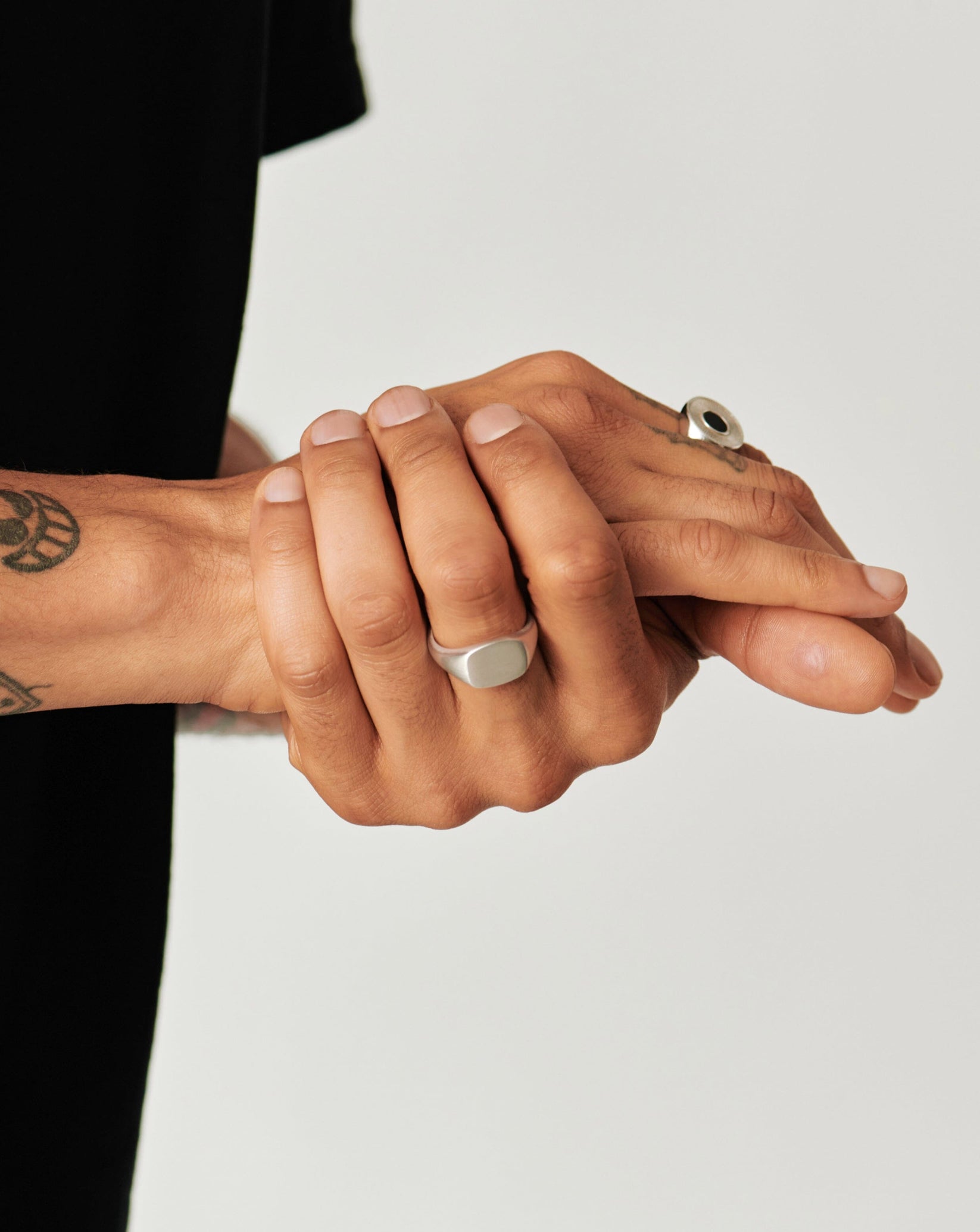 Mens Engravable Signet Ring | Sterling Silver | Missoma